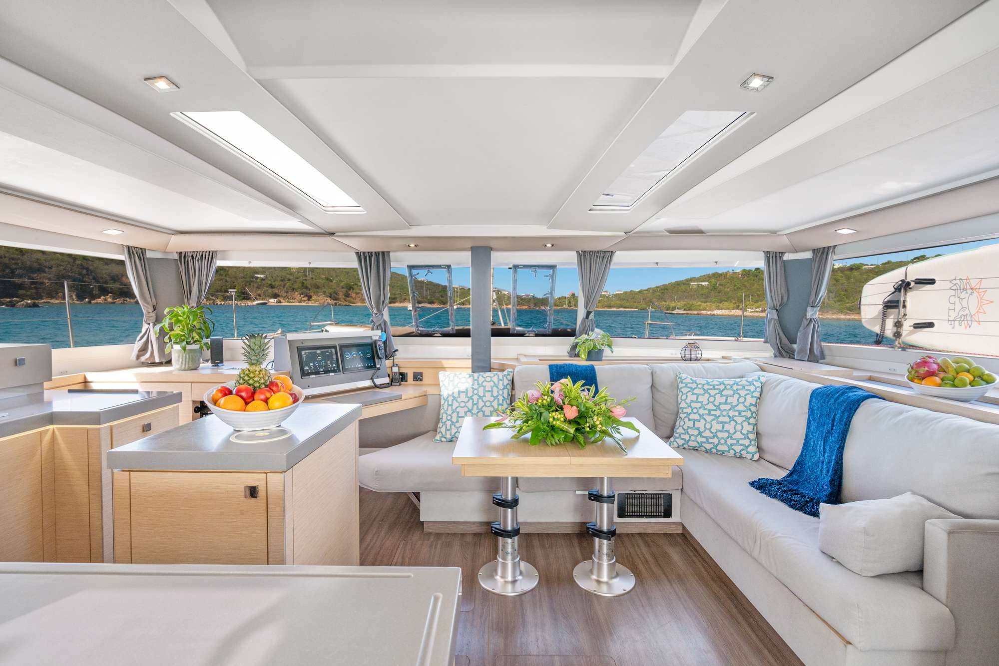 LUNA BLISS Yacht Charter Details, Fountaine Pajot | CHARTERWORLD Luxury Superyachts